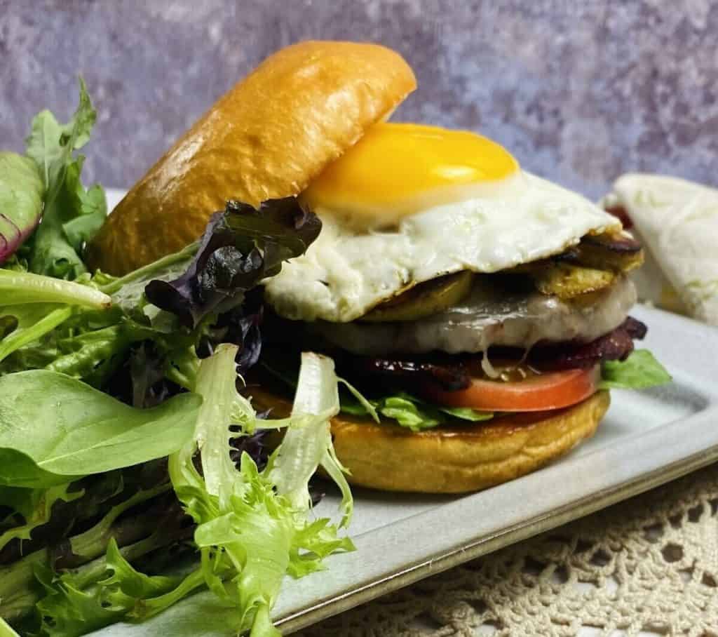 Brunch Burger - The Measured Scoop